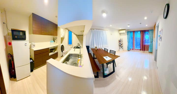 J’s House 岸根公園駅から徒歩8分 リフォーム済３階建て一軒家 ペットOk・無料駐車場 - Yokohama