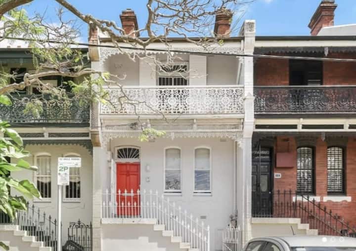 Stylish 3 Br Large Terrace In Paddington + Views - Randwick