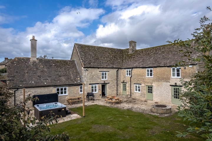 Fabulous 5* Cotswold Gem With Hot Tub - Tetbury