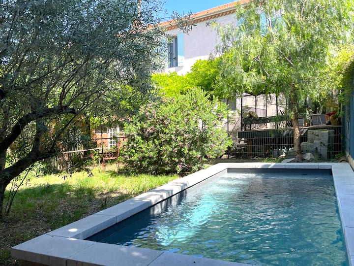 Maison Centre Ville Piscine - Arlés