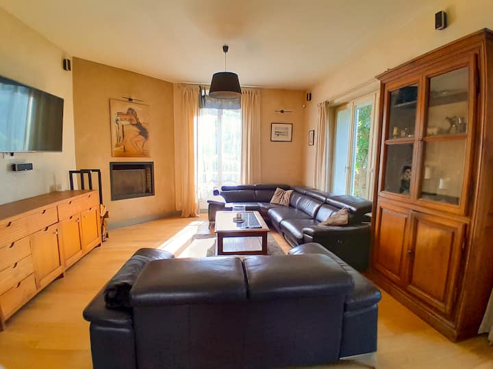 Villa 10p• Piscine• Jardin 800m²• Parking Gratuit - Le Vésinet