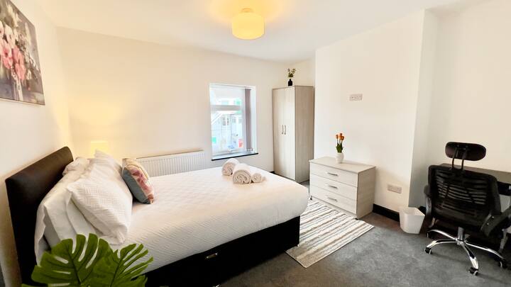 Esongrace Stays, Stoke-on-trent. - Stoke-on-Trent