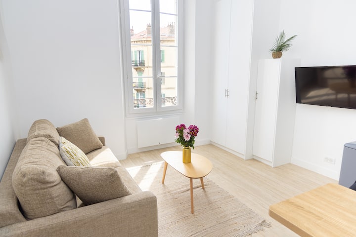 Studio Rénové, Vue Dégagée Et Arborée, 700m Plage - Cannes