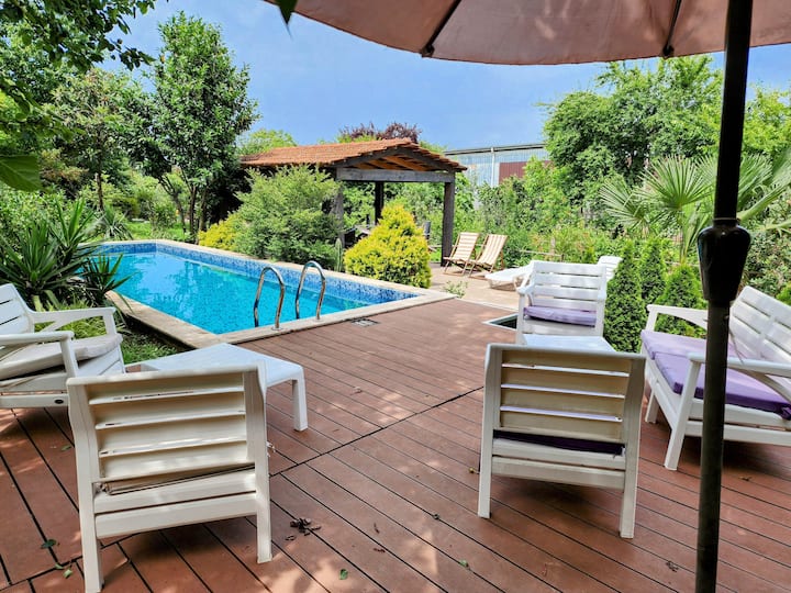 Villa With Pool In Chakvi - 10 Bedrooms - Davit - Georgië