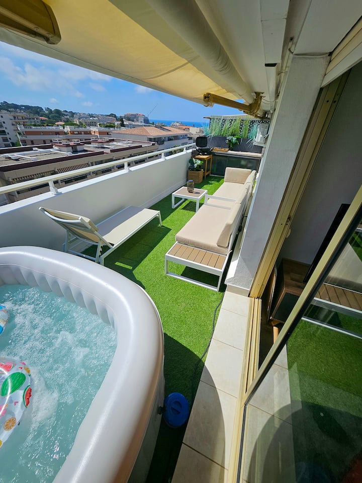 Juan-les-pins Plages
90m2 Duplex Jacuzzi
Vue Mer - ibis Styles Antibes