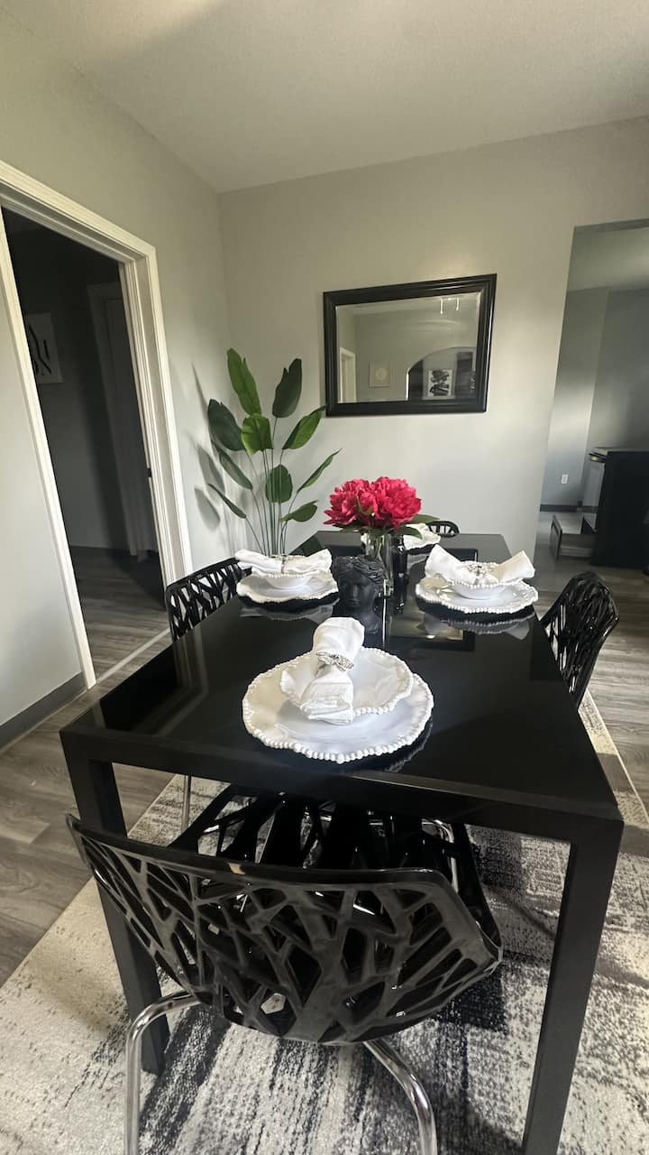 Crescent Hideaway - Syracuse, NY