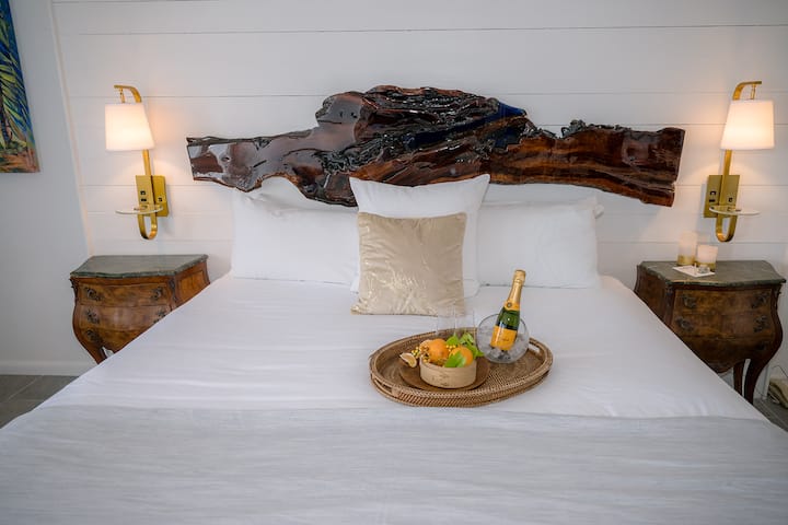 Shangri La Suite @ Casa Morada - Islamorada, FL