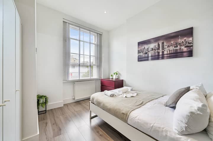 Cosy 2 Bedroom Central Stay - Kingston University London Kingston Hill Campus
