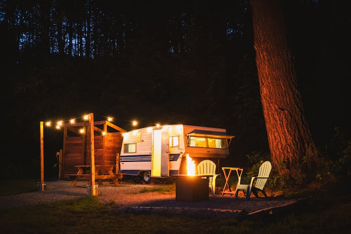 "Lois" The Glamping Trailer At Ashford Lodge - Ashford, WA