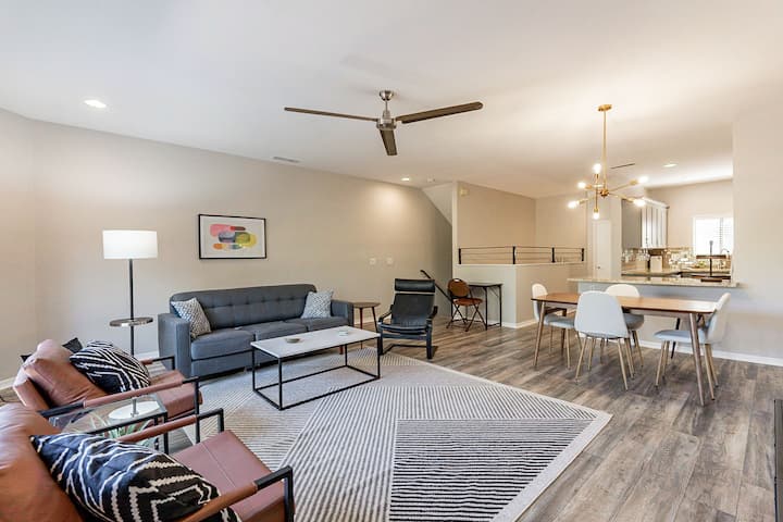 Unique 3 Story, 3 En-suite, Garage & Rooftop Deck - Moon Valley - Phoenix