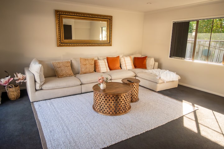 Villa With Pool In Browns Bay - Auckland