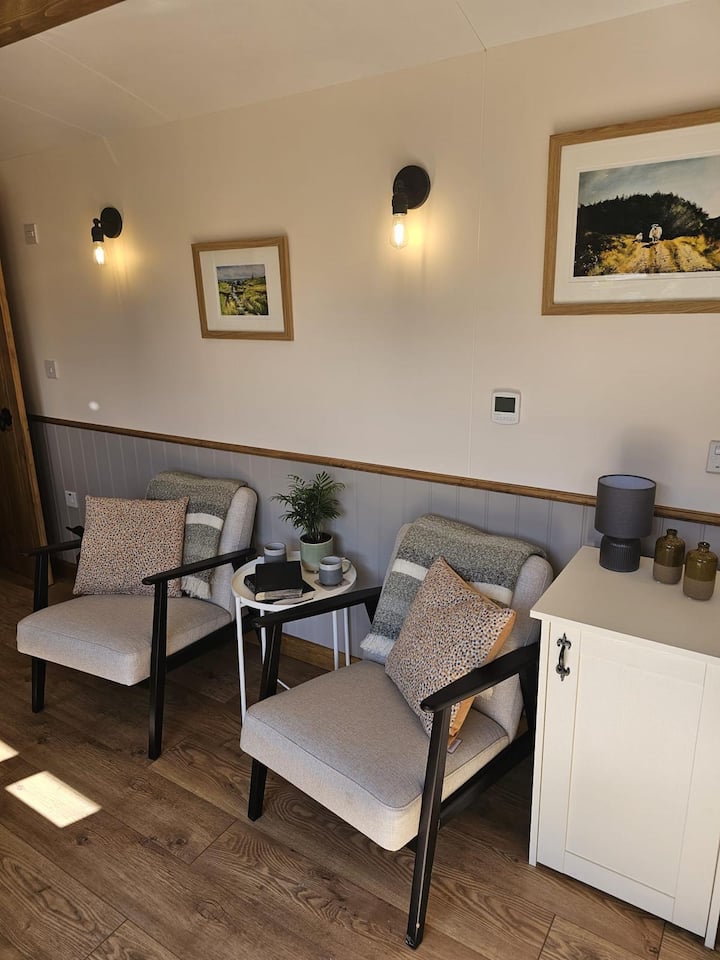 Luxury Hut + Hot Tub Near Todmorden/hebden Bridge - Yorkshire