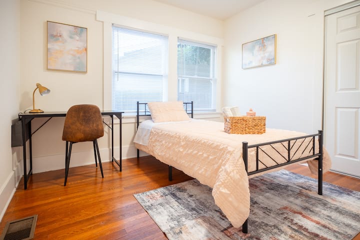 5 Mins Walk To Pcc Quiet Room Beautiful Home-b - Pasadena, CA