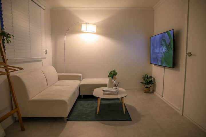 [Spacious]3bedroom/good Location/5mins Metro/anguk - Seul