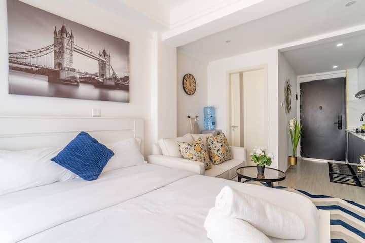 Cozy Studio With Gym & Golf Simulator, Yaya Center - Nairobi