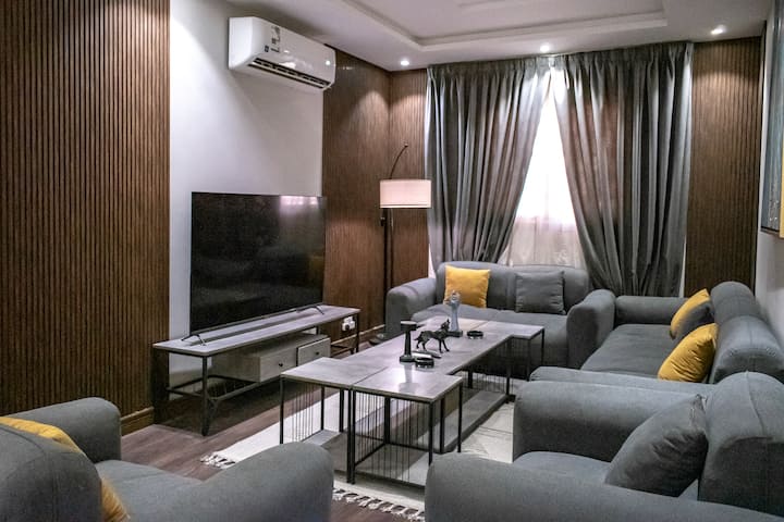 Spacious 2 Bedroom Apartment - Riad