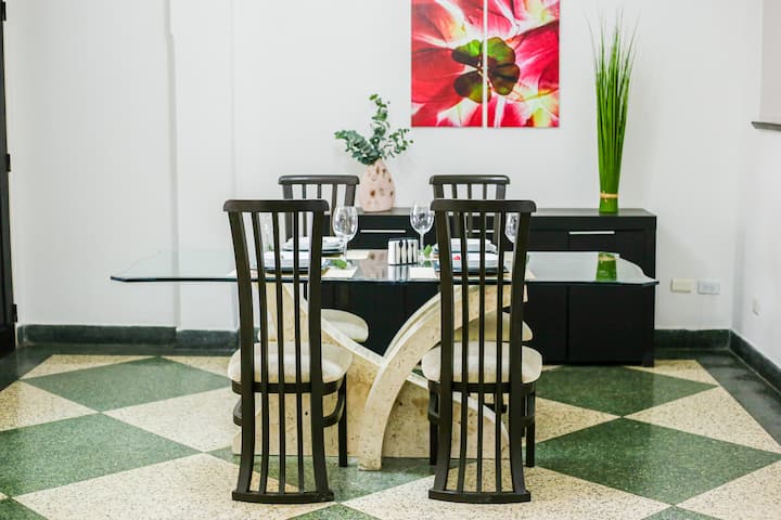Stylish Central Apt In Altamira, Heart Of Caracas - Caracas
