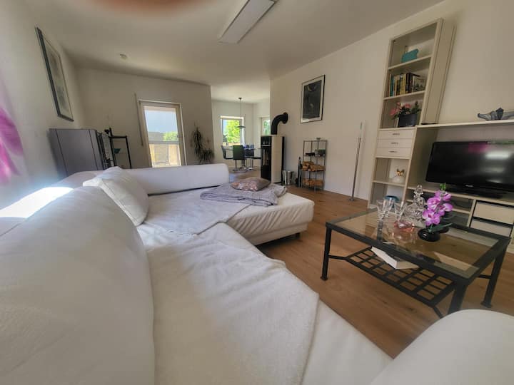 Ruhige, Helle Große 3 Zimmer Wohnung Mit Kaminofen - Darmstadt