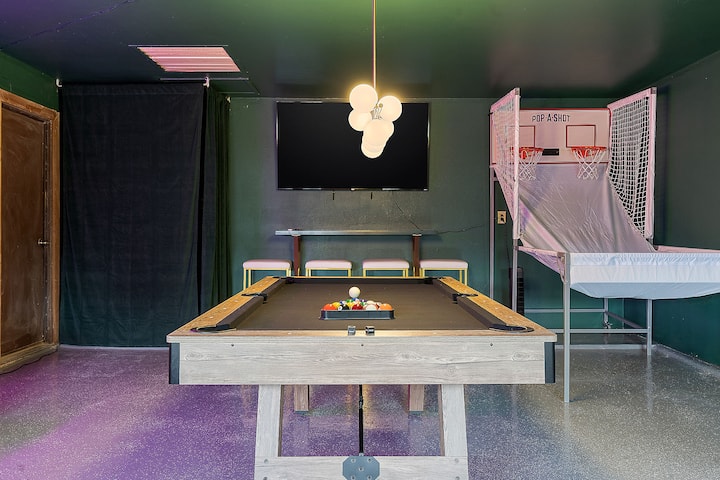 Grandscape 3br | Pool, Fenced Yard, Patio + Games - The Colony, TX