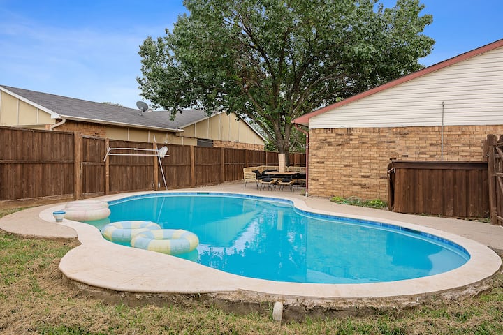 Resort-style The Colony 3br Retreat W/ Bbq & Pool - The Colony, TX