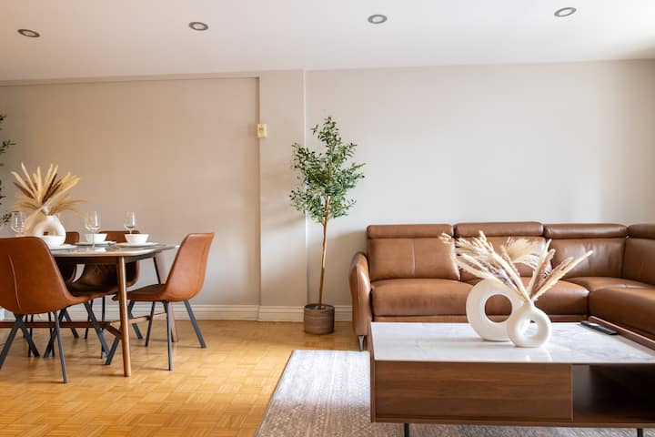 Cozy 2 Bedroom Condo Downtown - Montreal