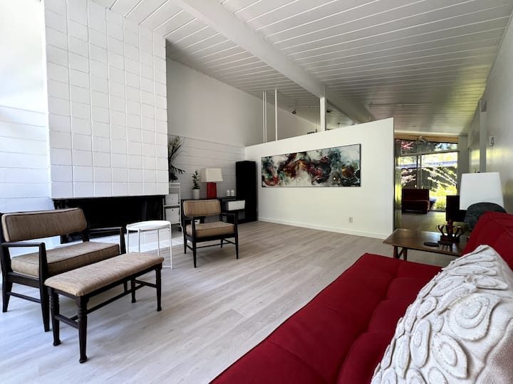 Spacious Eichler Townhome - Mountain View, CA