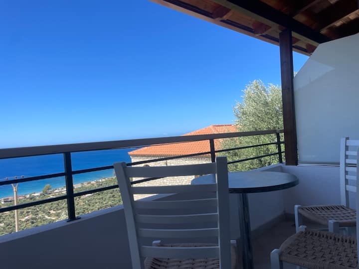 Lila View 8 - Qeparo