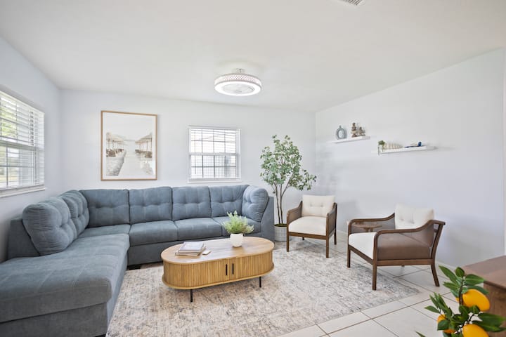 Entire Home: 4 Blocks To Ocean - South Jax Beach - Neptune Beach, FL