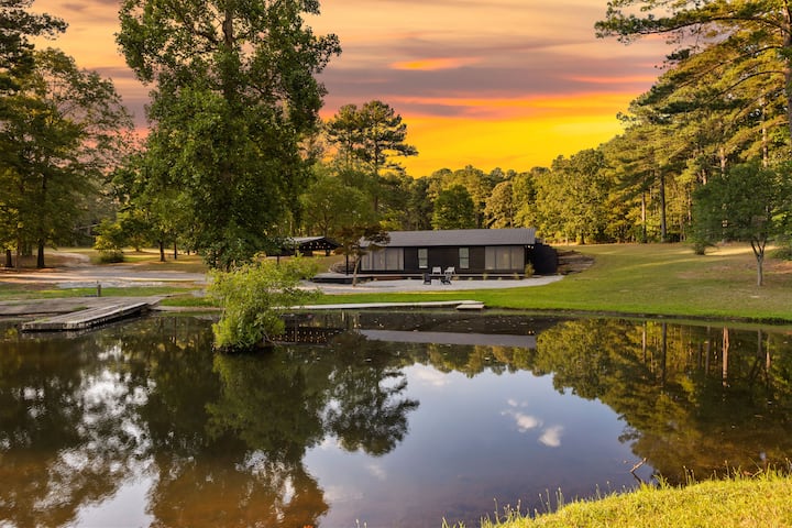 The Creekwood Lake Studio - Fairburn, GA