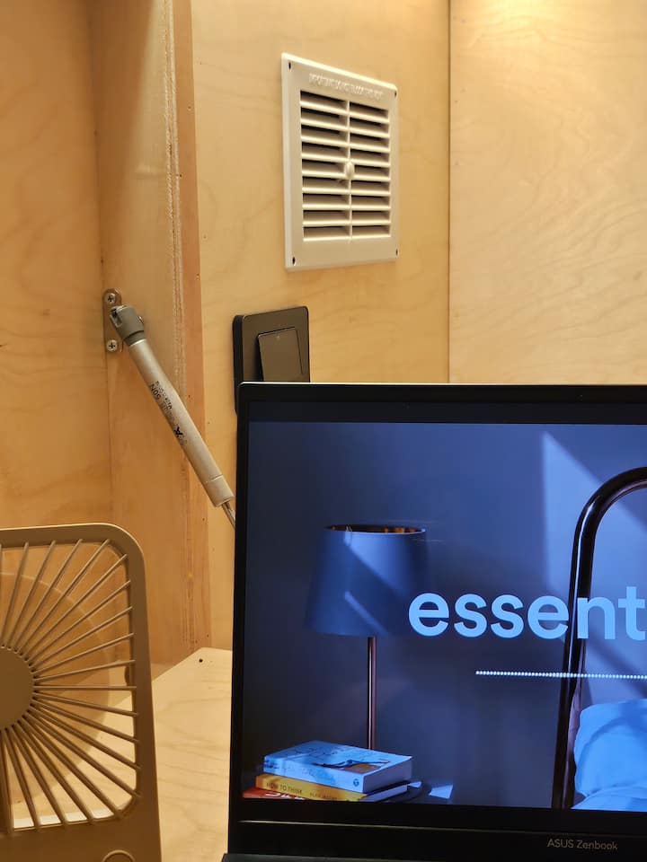 [Travel Light 103b] For Men 부산 출장 가성비 캡슐호텔 - Busan