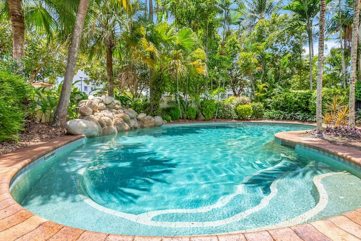 Bayside Escape—a Short Stroll From The Esplanade - Cairns