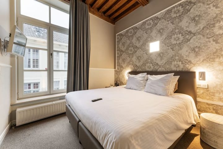 Historic Room In Bruges Center - Brujas