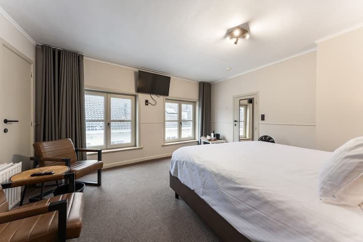 Contemporary Room In Bruges' Heart - Brügge
