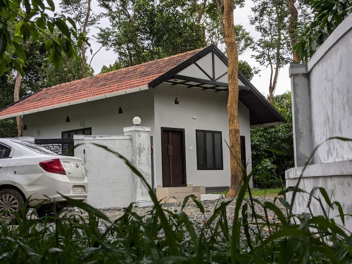 Meghamalhar Den - Wayanad