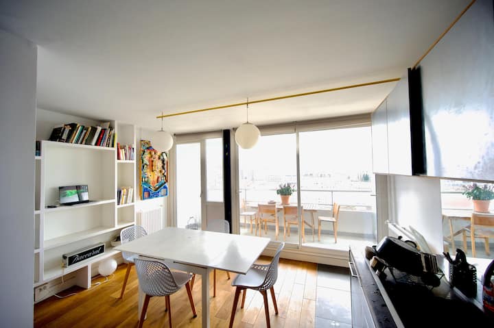 Big, Bright Modernist Flat - Paris