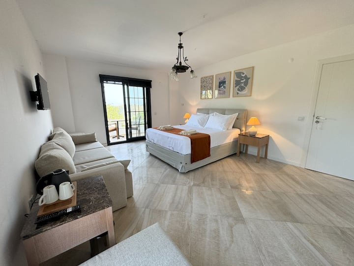 Havuzlu 5 Odalı Kahvaltı Dahil Butik Otel - Mesudiye