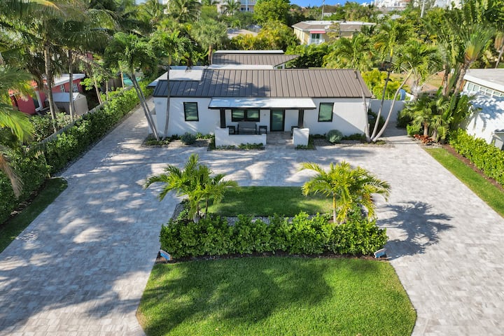 Steps From The Beach! Deerfield Beach Bungalow - Boca Raton, FL