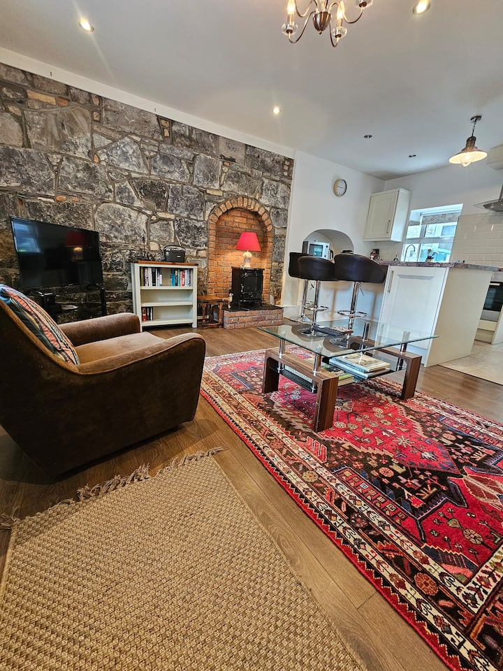 Magical City Centre Two Bed - Galway