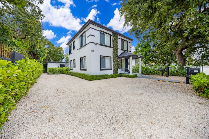 Cozy 3br Apt In Little River With Parking - #1 - Miami