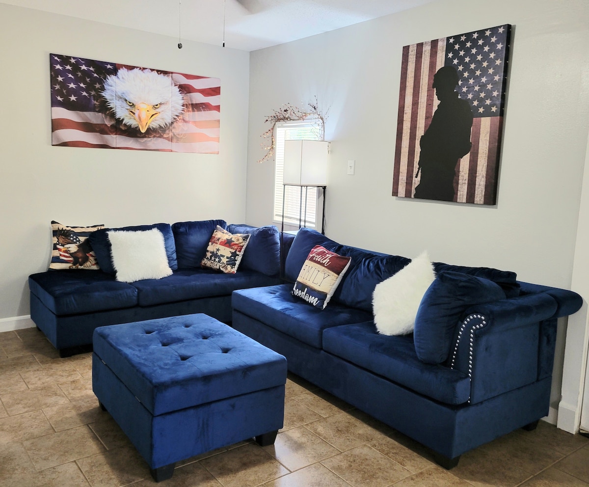 "Home of the Brave" 1.5 miles to Lackland AFB - Houses for Rent in San ...