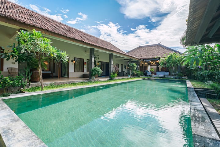 Spacious Private Villa With Pool In Berawa, Canggu - Bali