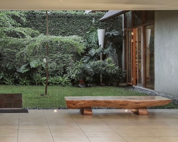 3br Designer Villa With Hot Tub, Central Location - 