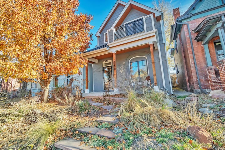 Walk To Rino | Luxury 3br W/ Balcony, Bbq & Garden - Denver, CO