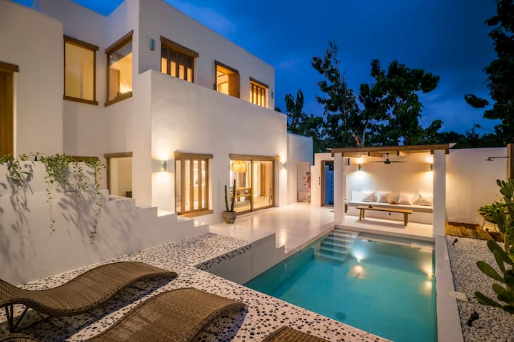 Tropical 8bd Villa 5 Mins Ride To Bingin Beach - Uluwatu