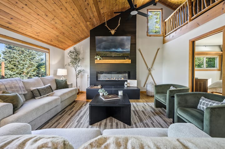 The Lake Chalet | Hot Tub - Grand Lake, CO