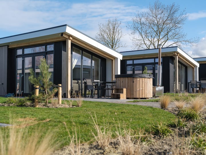 Zeebries | Hottub | 4 Pers. - Wemeldinge