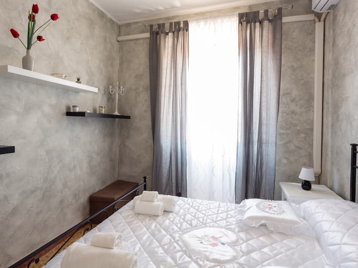 Colosseumnapoloeoneapartment - Rome
