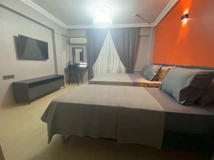 Aras Hotels ÇOrlu - Deluxe Dört Kişilik Oda - Çorlu