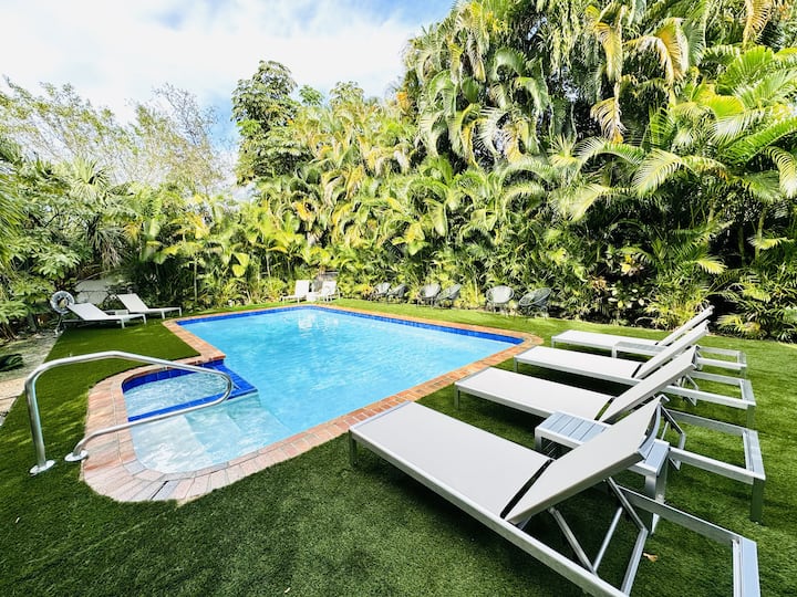 Expansive & Trendy 2br/1bath Apt W/ Pool Access - Fort Lauderdale, FL