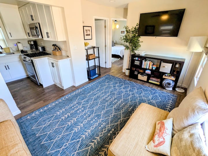 Lovely & Bright San Diego 2 Br - Coronado, CA
